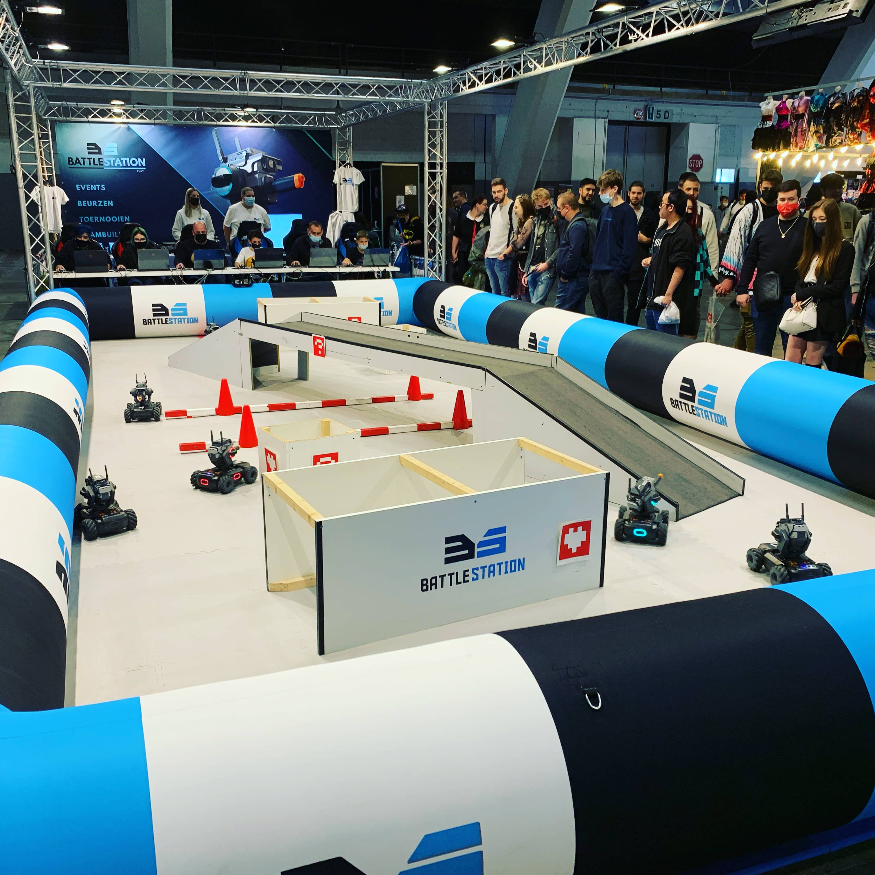 Bedrijfsuitje, Battlestation, Robot plezier - Strijd tegen elkaar in ...