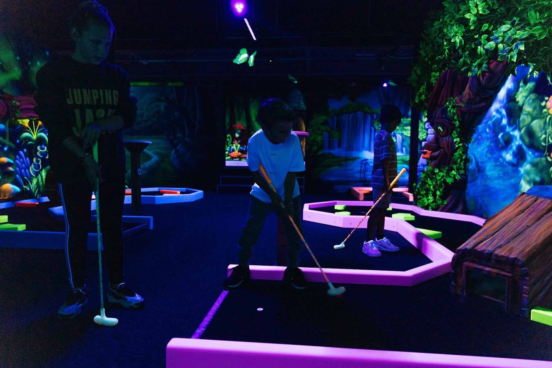 Almere, Jumping Jack, Glow in the dark golf bij Jumping Jack